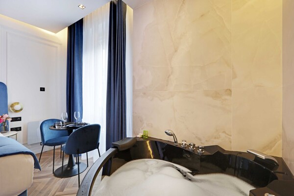 Suite With Ac And  Jacuzzi Beaubourg Le Marais - Pantin