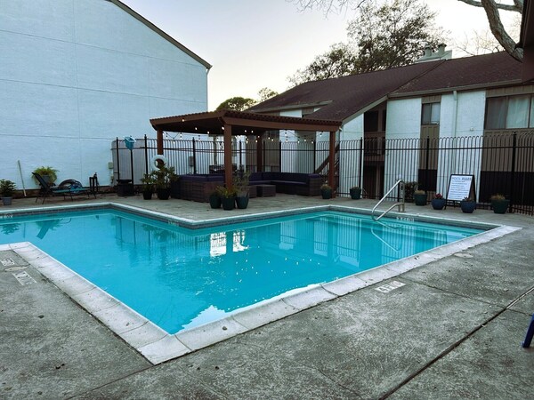 Waterfront Condo With The Lake Steps From Your Patio! - Conroe, TX