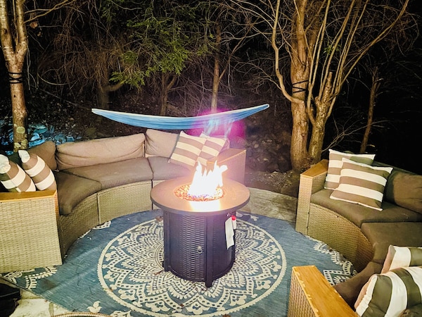 Cozy Cottage In Todd - Hot Tub, Outdoor Oasis - West Jefferson, NC