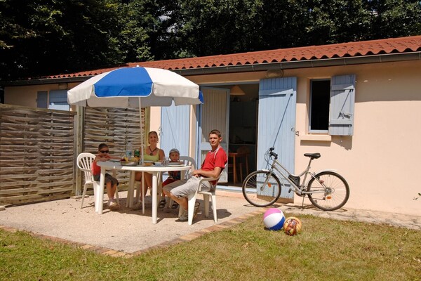 Cottage In Semur-en-auxois In Forest Retreat - Côte-d'Or