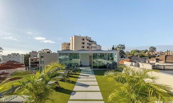 Infinity Haven. - Funchal