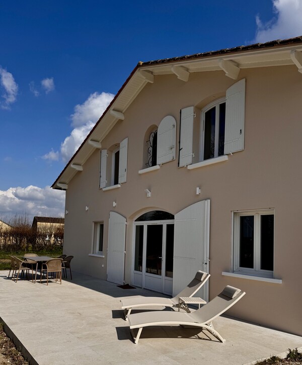 Casa-familiar-baño Con Ducha-vista Al Campo - Libourne