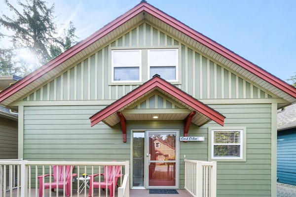 Impeccable Oceanside Village Retreat! - Parksville