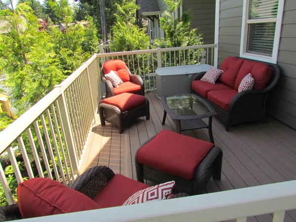 3 Bedroom Cottage Close To Rathtrevor Beach, Mini Golf And Pool On Site. - Parksville