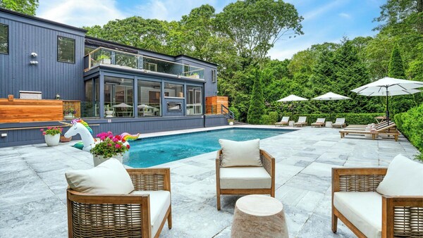 Beautiful And Modern East Hampton Home, Heated Pool, Perfect For Families - East Hampton, NY