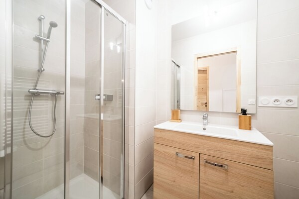 Thredbo - Peaceful Apartment In Les Carroz - Flaine