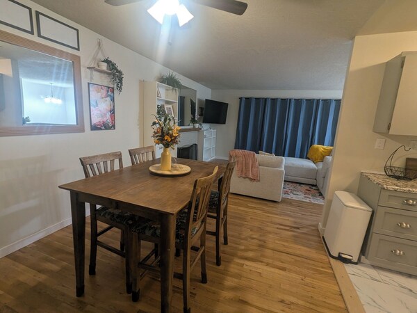 Charming 2-bedroom Unit With Wifi, Backyard In Lovely Beaverton - Beaverton, OR