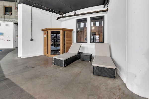 Blue Bliss 2br 2bth With Indoor Pool, Free Parking, Near Nyc & Ewr Airport - New York City