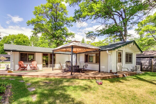 Near Golf & Pelican Lake: Log Cabin W/ Deck! - Breezy Point, MN