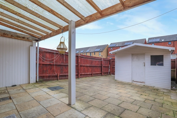 Leicester 3 Bed Serviced House - 10 Mins To City Centre, Free Wifi, Parking - Leicester