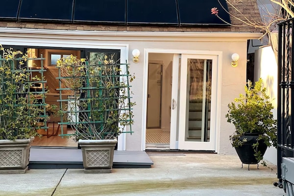 Private, Remodeled Cottage With Modern Amenities In Desirable Crocker Highlands - Berkeley, CA