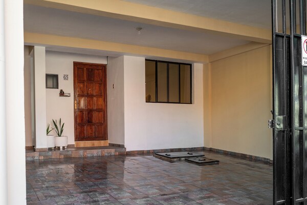 [New!] Renovated House In Santa Elena - Near The Us Embassy! - サン・サルバドル