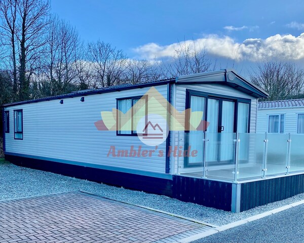Holidayincumbriacouk - Ambler's Hide, Brigham Near Cockermouth, Cumbria - Dumfries and Galloway