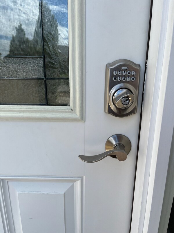 Adorable, Cozy 2 Bedroom Guesthouse, Close To Pdx, Built To Work Away From Home - Portland, OR
