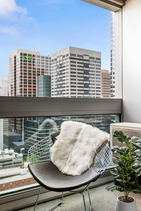 Modern 2br Cbd Apartment | Stunning Views & Pool - Southern Cross Railway Station, Docklands