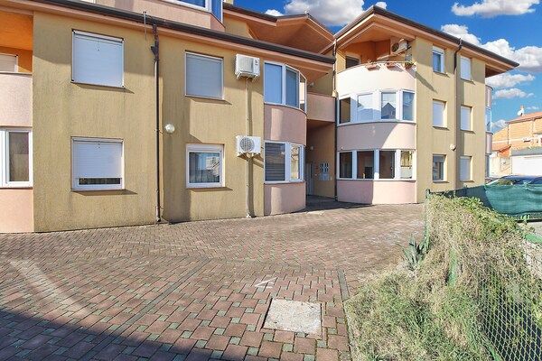 Apartment 2375/142909 (Istria - Liznjan), 1500m From The Beach - Ližnjan