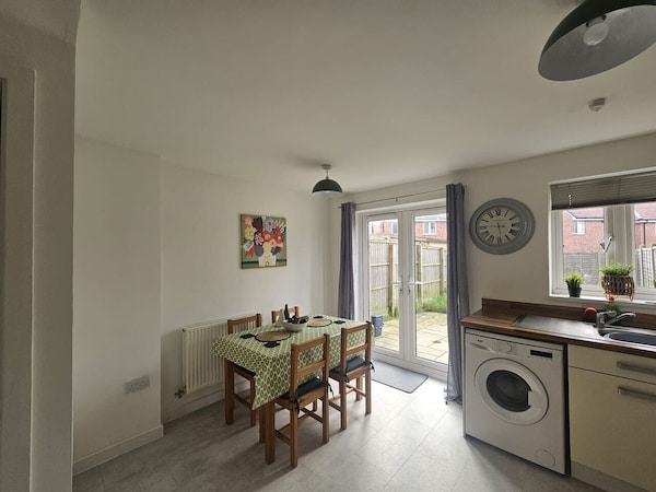 Homington House Long Stays Discount Free Parking - Swindon