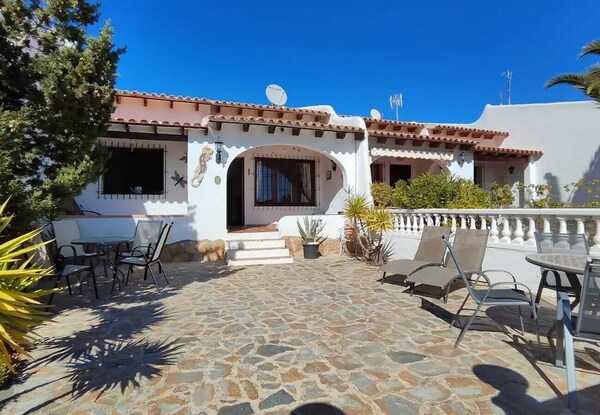 Vakantiehuis 'Monte Lanuza 1' Met Uitzicht Op Zee, Gedeeld Zwembad En Wi-fi - Mutxamel