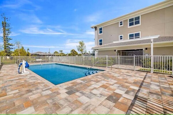 Gulf Access With Boat Slip, Heated Saltwater Pool, Dog-friendly - Bacino Vista #302 - Roelens - Fort Myers, FL