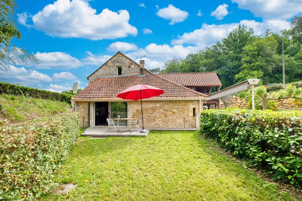 Cozy Retreat With Terrace & Heated Pool  Relaxing Stay In Dordogne - Dordogne