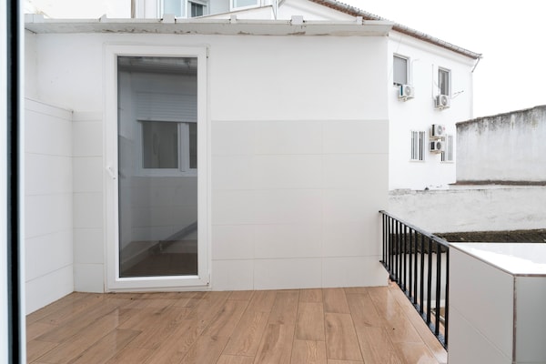 Apartamento 'La Victoria A 2 Hab' Con Terraza Privada, Wi-fi Y Aire Acondicionado - Andújar