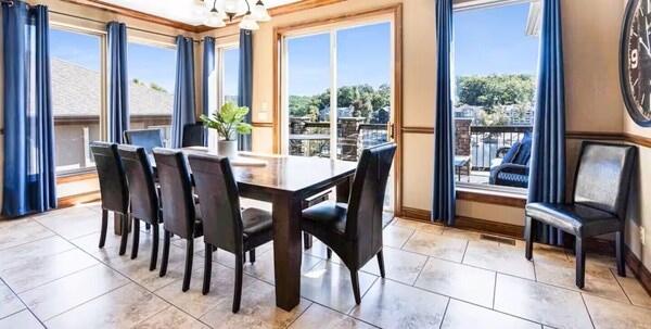 Porto Cima W/ Game Room, Dock, Boat Slip, Kayaks, Lakeside Fireplace & Hot Tub - Lake Ozark, MO