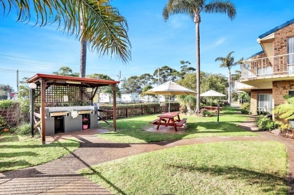 Beachfront Apartments - Downstairs Superior - Merimbula