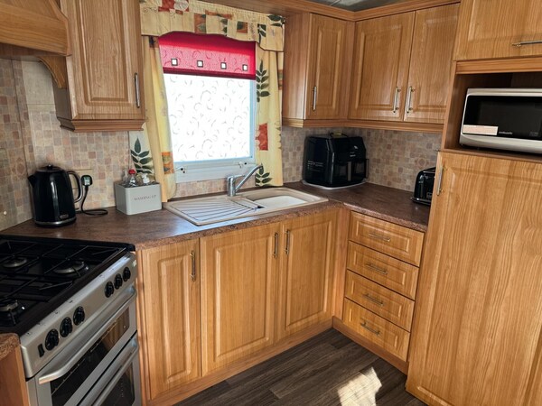 Family  3 Bedroom Van Linen Included Pets Go Free - Hunstanton