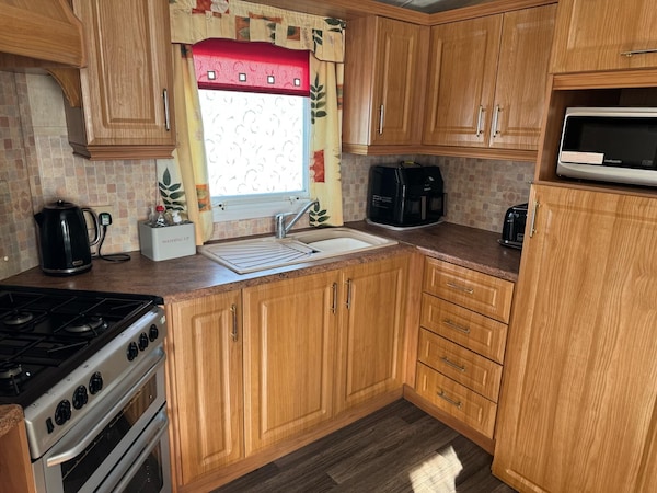 Comtable 3 Bedroom Van Linen Included Pets Go Free - Hunstanton
