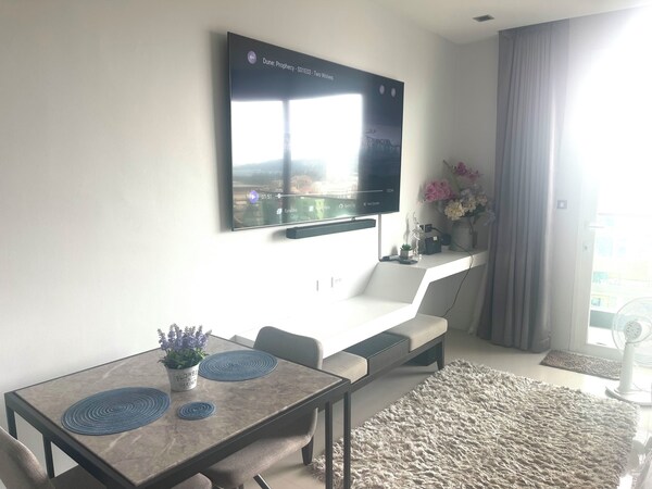 Newly Renovated Ocean View Condo With Ac, Wifi In Awesome Tambon Patong - Patong Beach