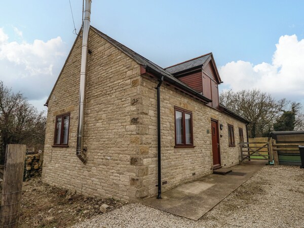 Little Dairy House, Family Friendly, With Open Fire In Swanage - Swanage