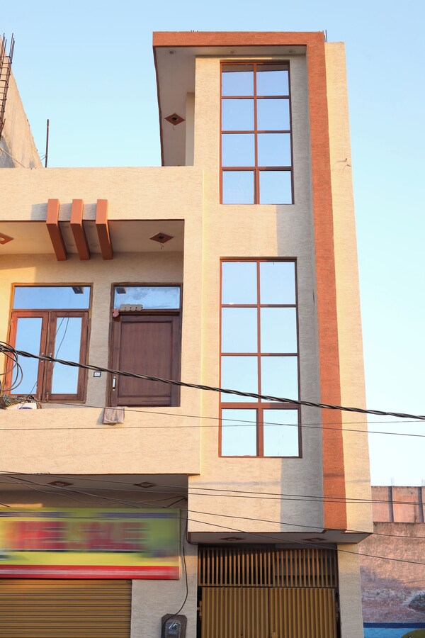 Homestay For Guest In Meerut 2-bedroom House In Fabulous Meerut Wifi Ac - Uttarakhand