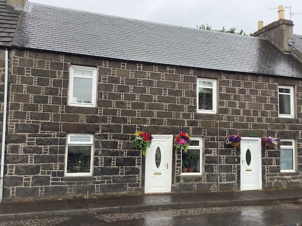 The Garden Flat -  An Apartment That Sleeps 4 Guests  In 2 Bedrooms - Crieff