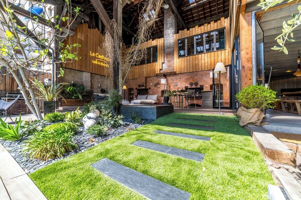 Exceptional Urban Loft With Swimming Pool: The Ideal Address For A Dream Vacation. - Brive-la-Gaillarde