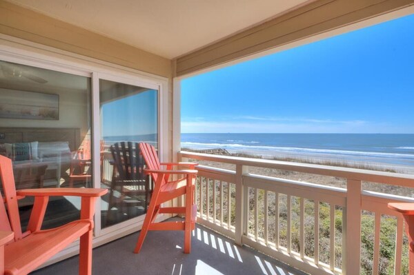 Renovated 3 Bedroom 2 Bath Condo, Oceanfront, Ocean Views, Sleeps 8 - Bald Head Island, NC