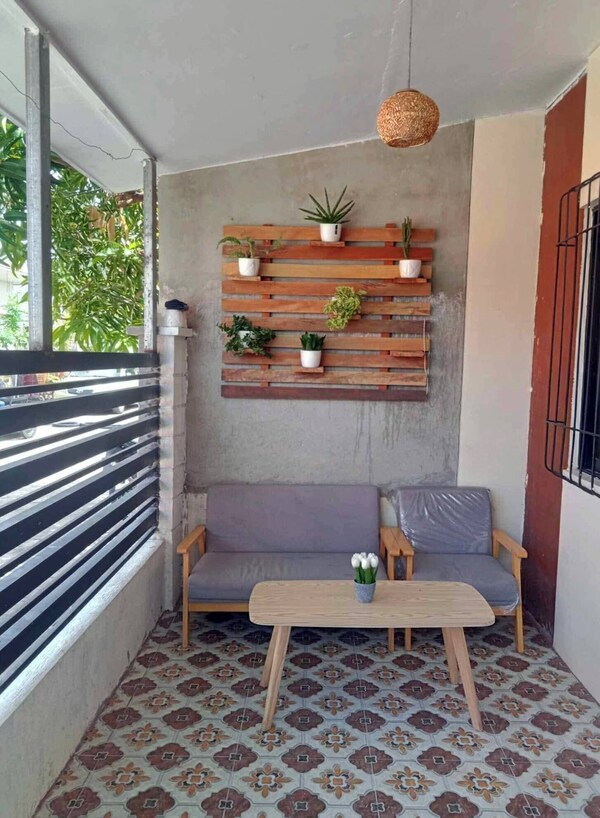 Charming 2-bedroom Bungalow In Nice Kabankalan City With Ac - Kabankalan