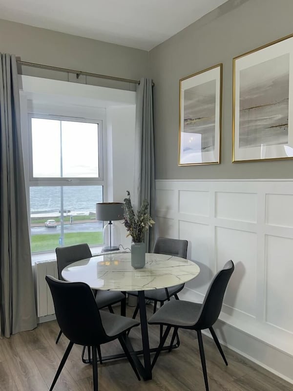 Stunning Sea View Apartment - Sea Loft @ No 6 - Ulster University