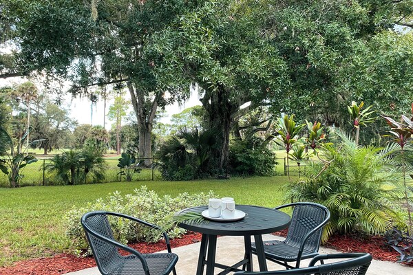 Entire House For The Price Of A Condo - Pet Friendly - Golf Course - Palm Coast, FL