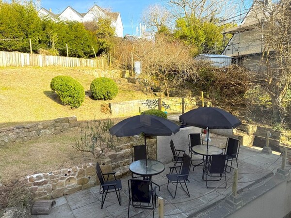 Pass The Keys | Countryside Retreat In Reynoldston Gower,sleeps 10 - Wales