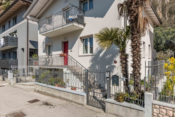 Apt Villa Daniel, With Balcony In Quiet Area - Nago–Torbole