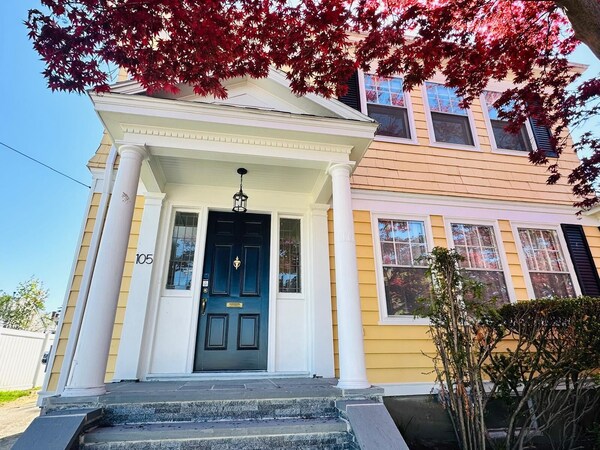 Charming 3-bedroom House With Ac, Wifi In Superb Middletown - Newport, RI
