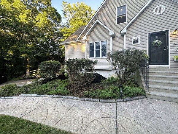 New For 2025 3 Bedroom Retreat 1 Mile From Westerlys Beautiful Beaches! - Rhode Island