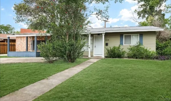 Family Home 5 Beds With Pool Table, Pet Friendly - Alamo Heights, TX