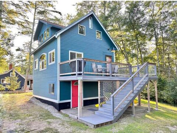 Lakefront House On Pleasant Lake - Pet Friendly - Deerfield, NH