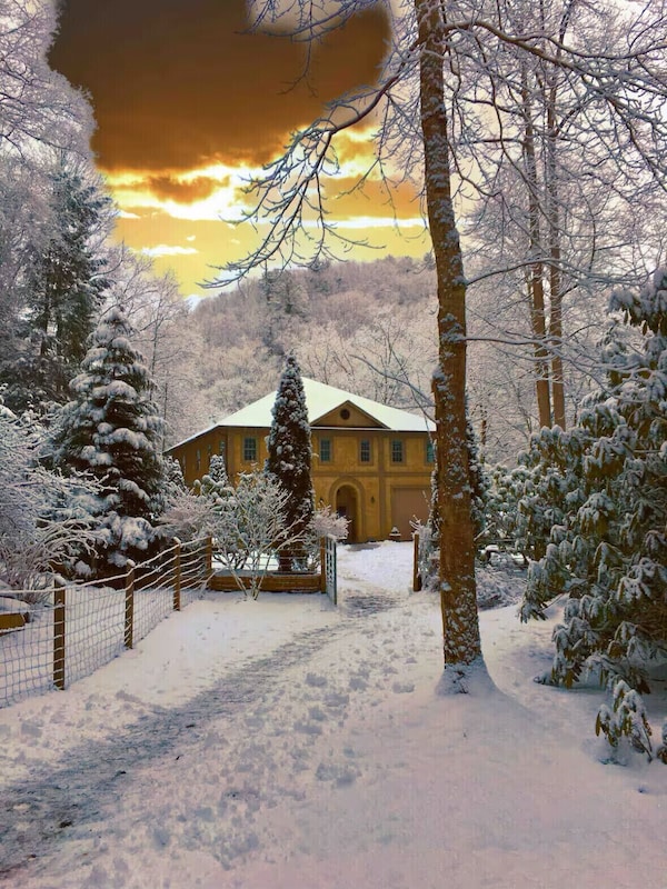 A Beech Mountain Retreat Upon The Watauga River - Beech Mountain