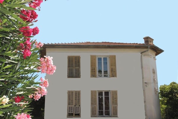 Explore Nice From Our Cozy & Quiet 2br Aptparking - Nice