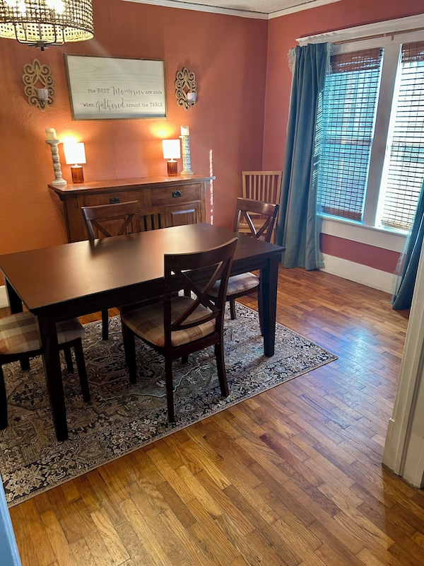 Charming 3-bedroom Bungalow In Delightful Fort Smith With Wifi, Ac - Fort Smith, AR