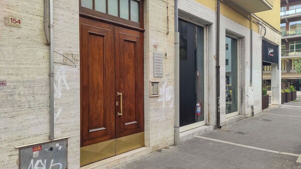 Double Room In Piazza Della Rinascita, Centro - Pescara