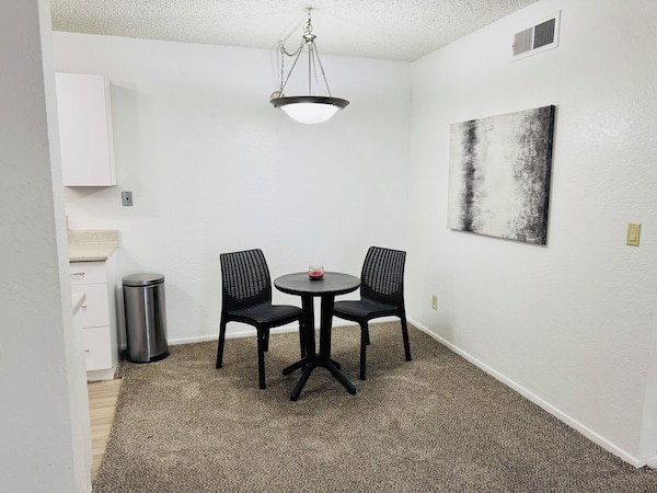 Trendy 1-bed 1- Bath Apartment In Old Town Scottsdale - Scottsdale, AZ