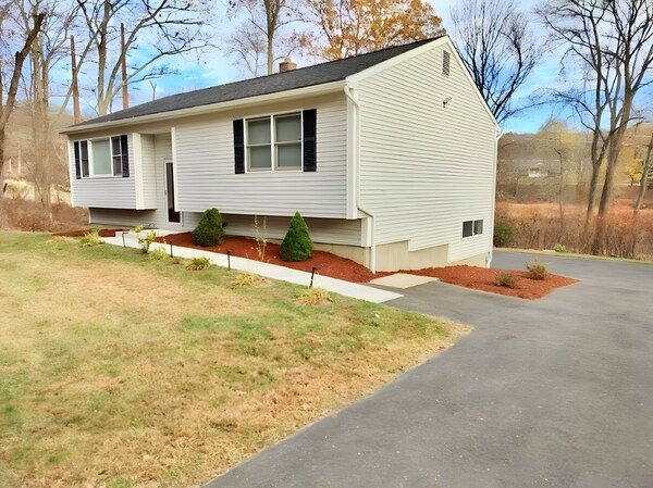 3-bedroom Raised-ranch Cabin In Tranquil Wooded Area W/ Wifi, Fitness, And Games - Waterbury, CT